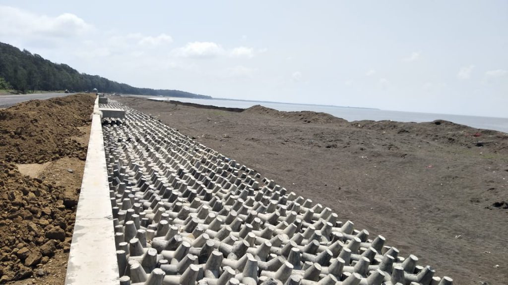 Sea Protection Wall at Daman, UT of Diu and Daman, India – Delf ...
